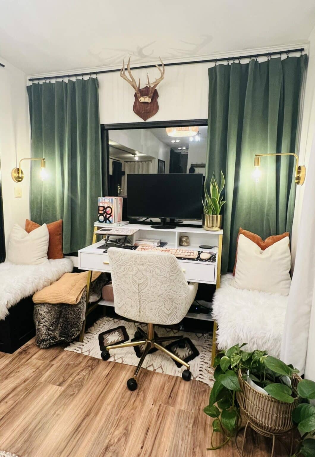 RV Computer Desks | Working on the Road - RV Obsession