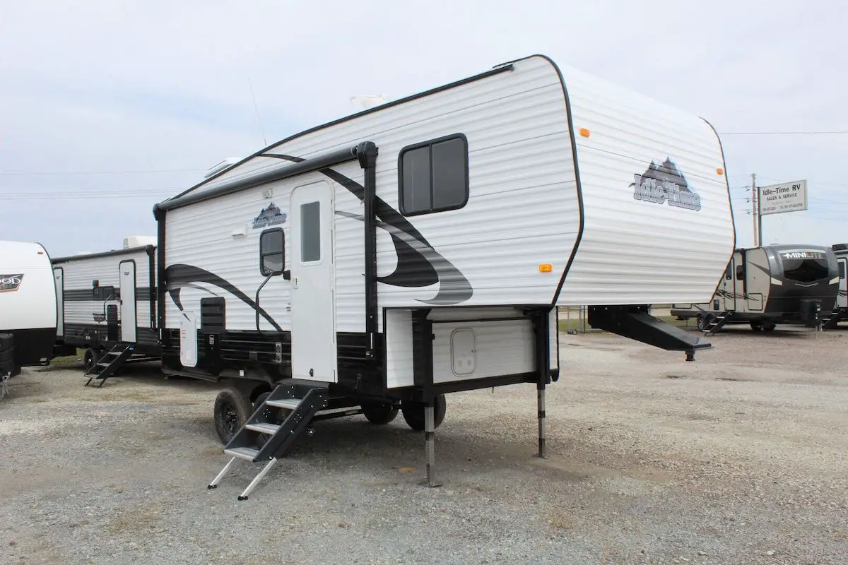Top 5 Small Fifth Wheel Campers in 2024 | RV Obsession