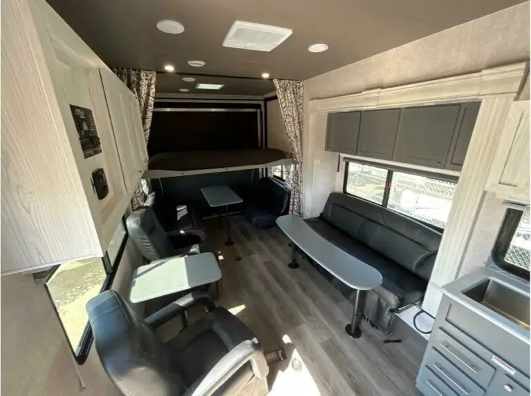 Fifth Wheel Toy Haulers under 35ft - RV Obsession