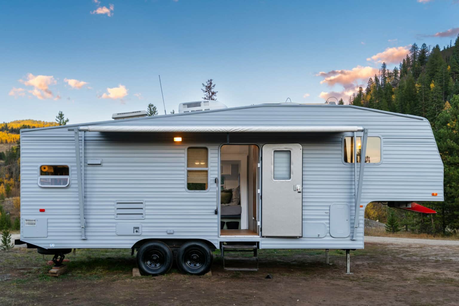 Fifth Wheel Toy Haulers under 35ft - RV Obsession